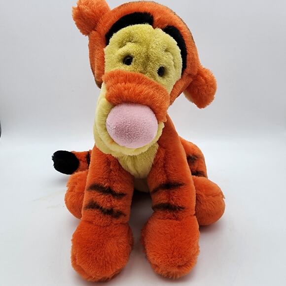 Disney | Toys | Walt Disney World Tigger Plush 2 Sits Up Tilted Head ...